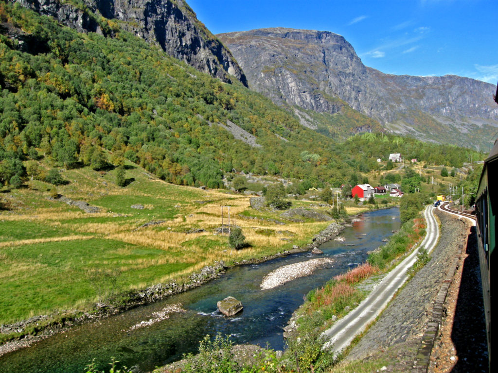 Take A Ride On The Famous Flåmsbana Train – The World’s Most Beautiful ...